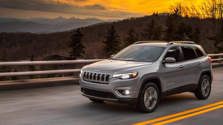 Next-Gen Jeep Cherokee To Get EV And ICE Power