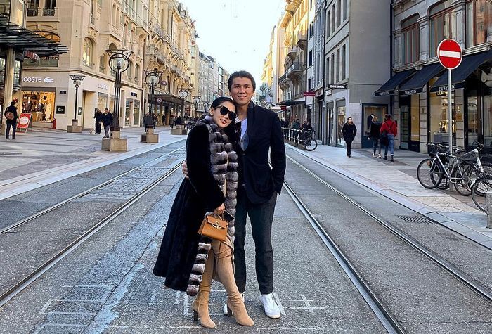 6 Koleksi Sepatu Boot Mewah Syahrini Senilai Puluhan Juta Rupiah ...