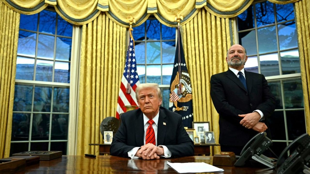 ‘Straws are just the beginning’: Trump signs order bringing back ...
