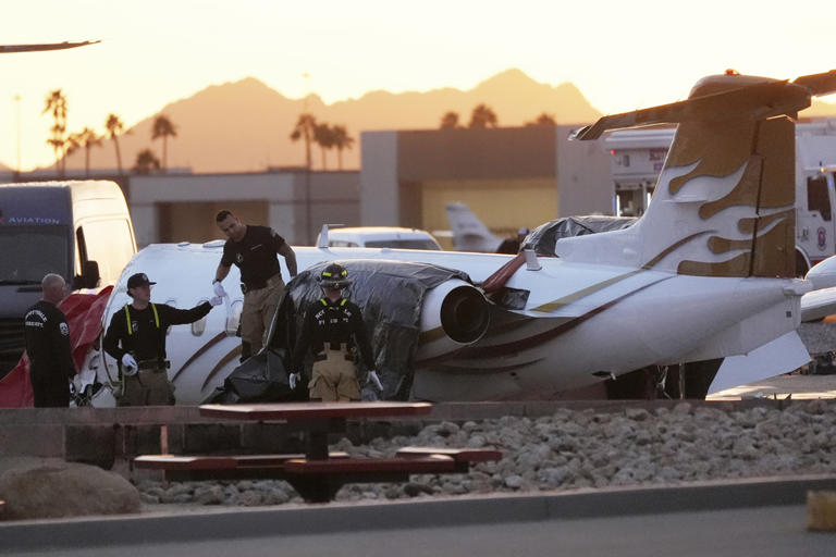 Private jets collide at Scottsdale Airport in Arizona, killing 1 person, authorities say