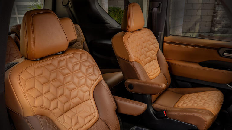 Best SUVs with Captain's Chairs | 2025 Ratings | CarBuzz