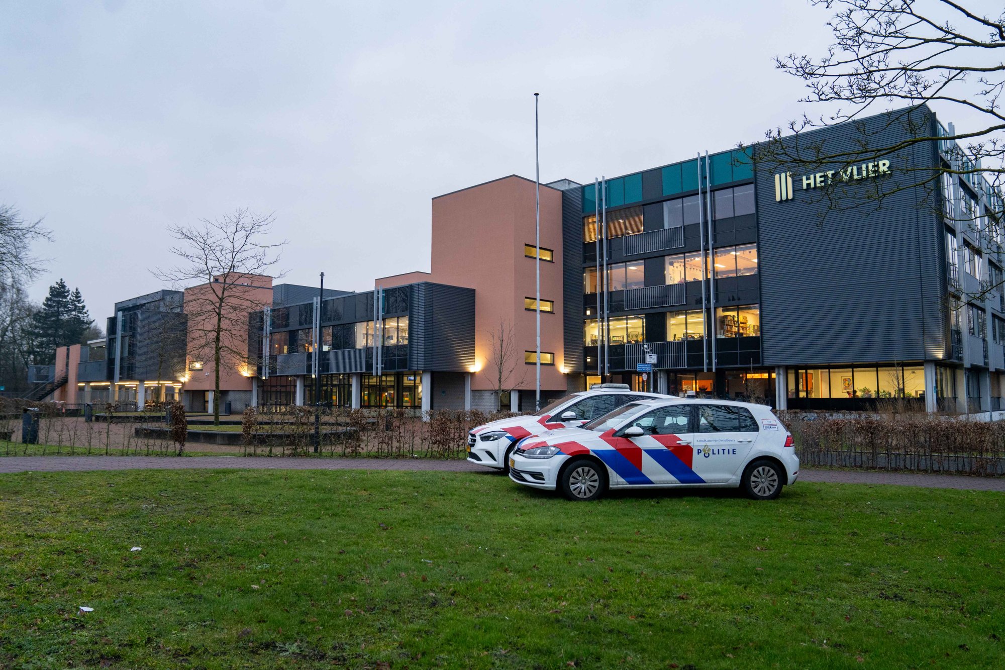 Twee minderjarigen aangehouden voor bedreigen scholen Deventer