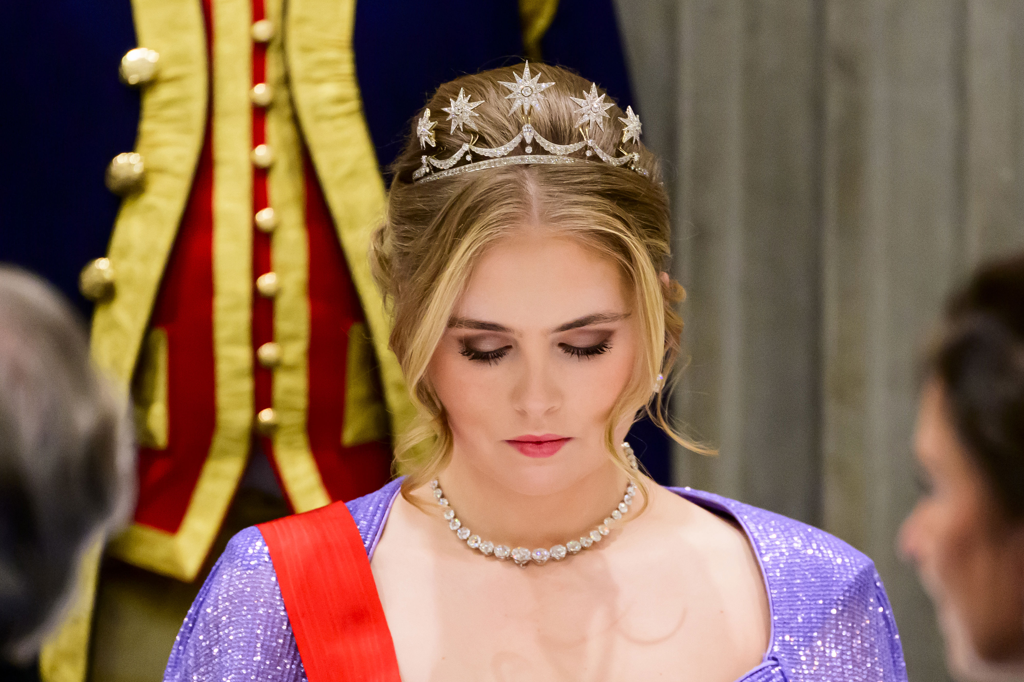 Waarom 2025 hét jaar van Amalia wordt: 'Haar start als toekomstig koningin'