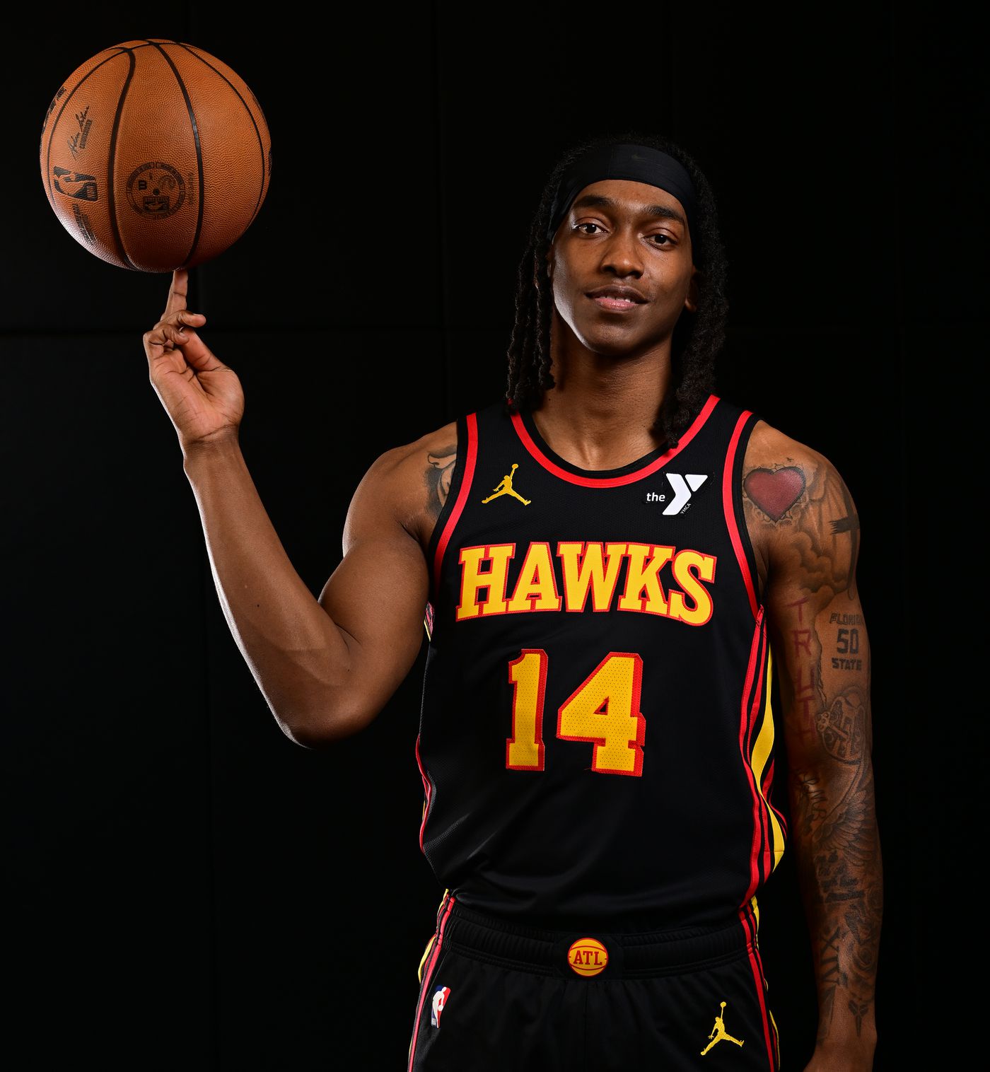15 NBA players who look weird in new uniforms after trade deadline ...