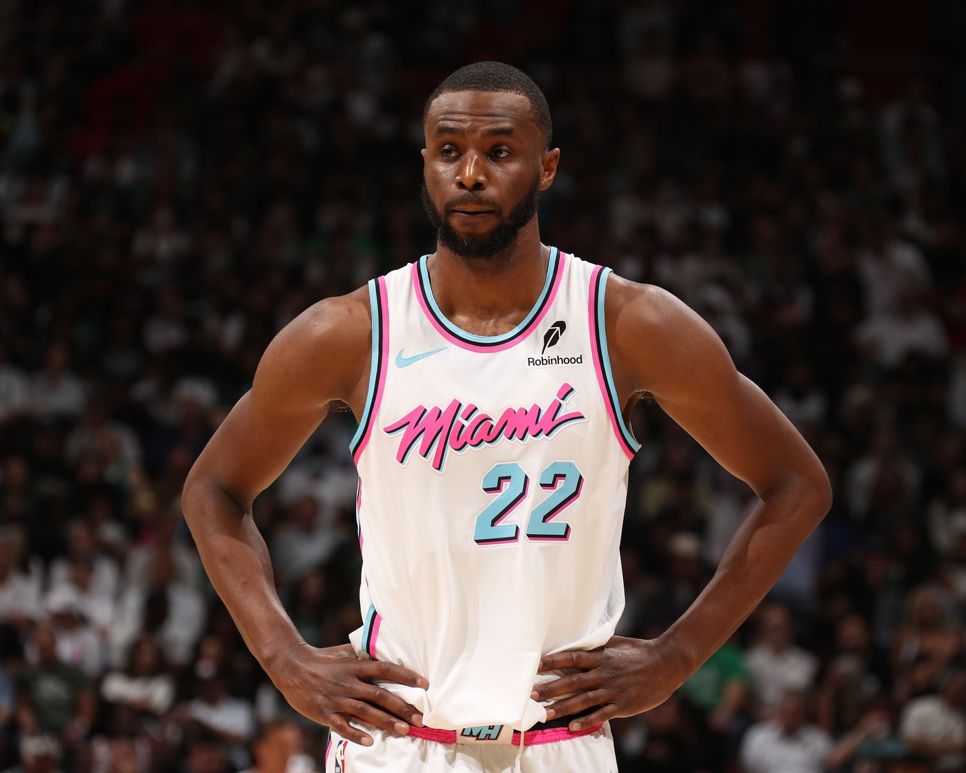 15 NBA players who look weird in new uniforms after trade deadline ...