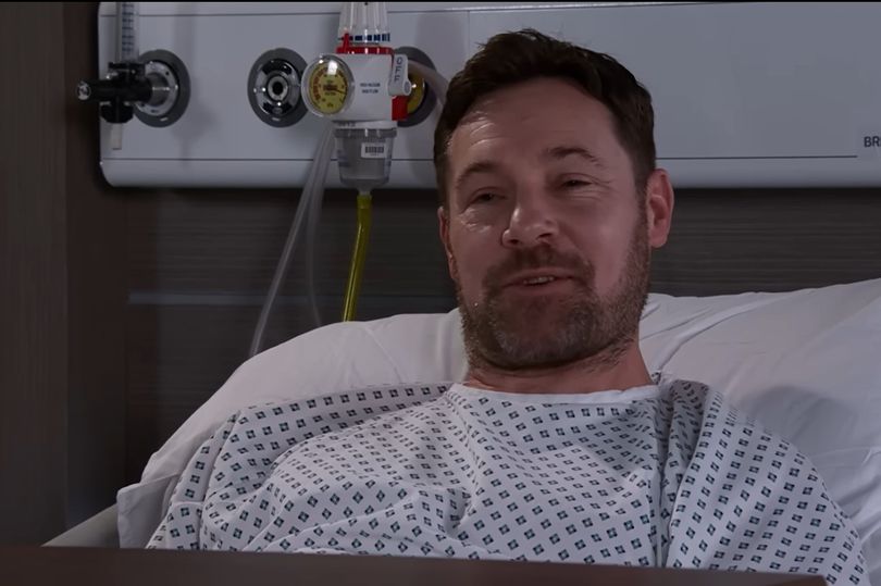 Coronation Street fans 'rumble' what happens to Rob Donovan as escape ...