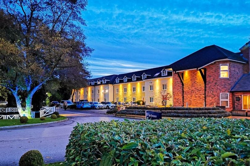 UK hit by two major earthquakes as one close to popular hotel in 30th ...