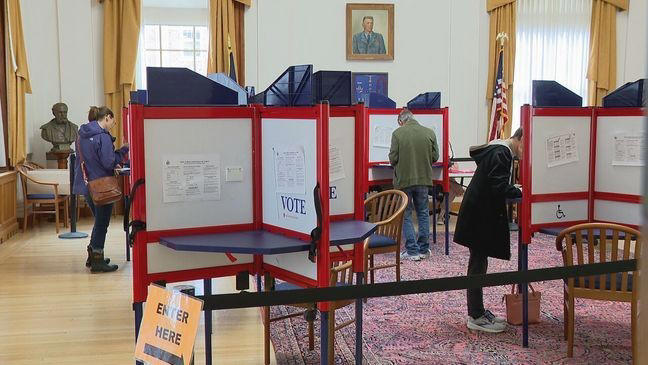 Maine lawmakers debate bill to end same-day voter registration Maine lawmakers debate bill to end same-day voter registration