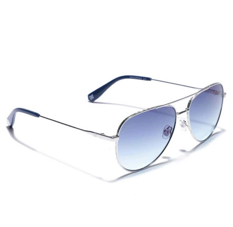 Look Sharp: Designer Sunglasses for Men on Fashion Carnival Sale