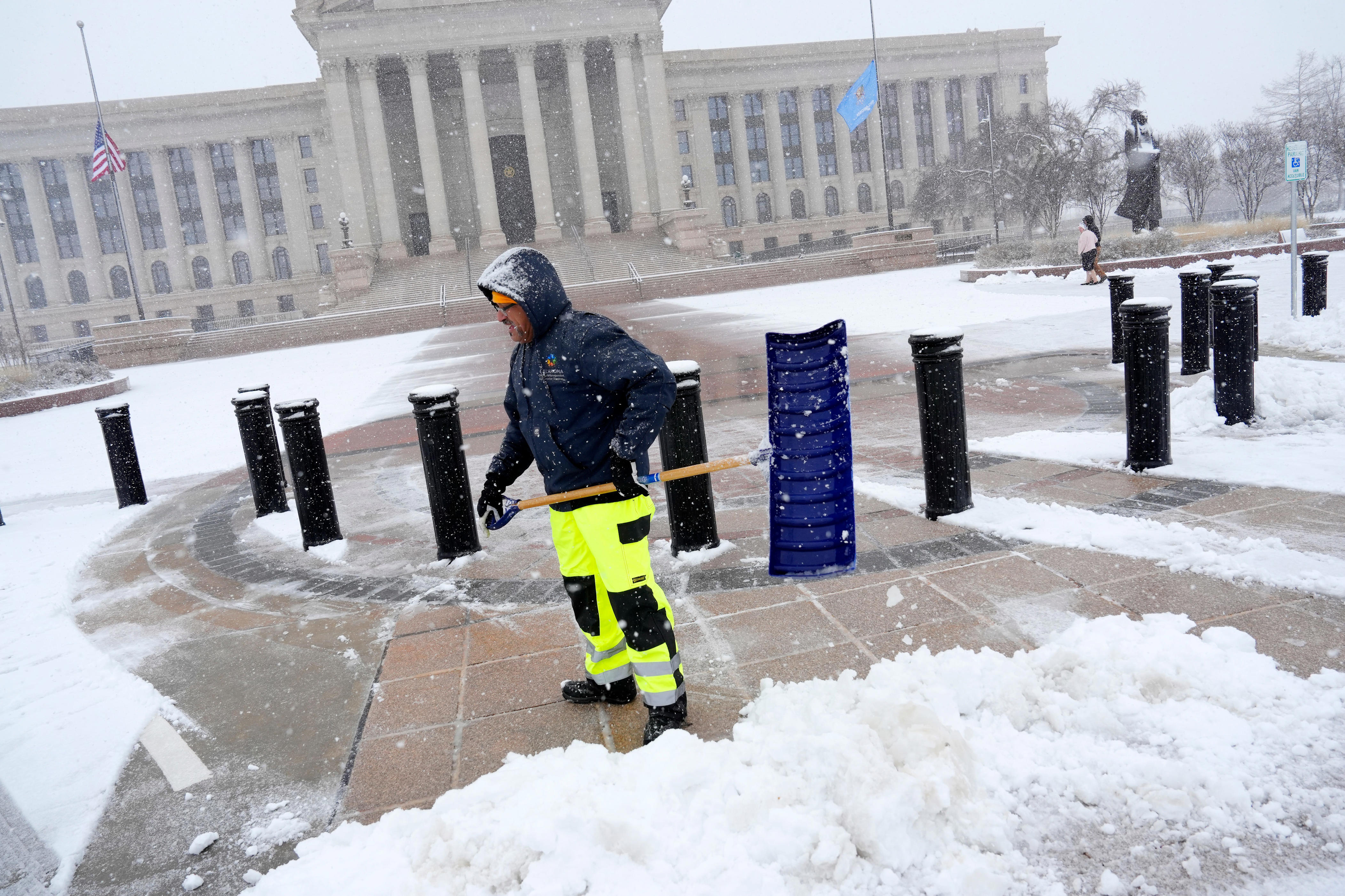 Live OKC weather updates: Oklahoma braces for winter storm, snow
