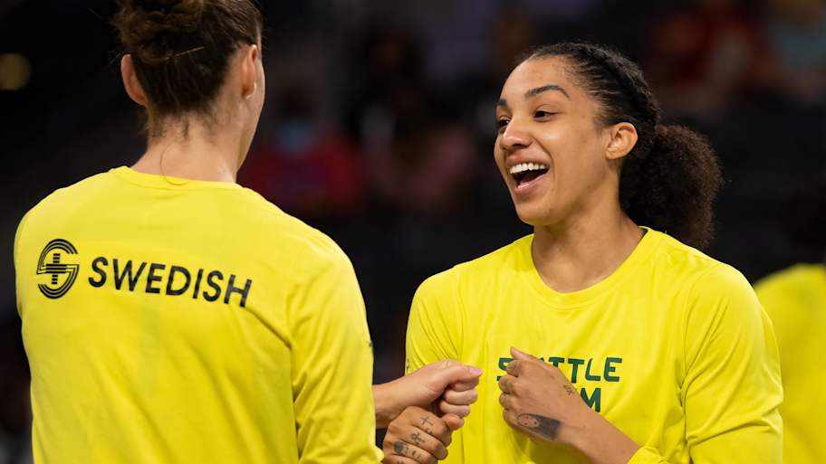 WNBA's Gabby Williams pens heartfelt note to Seattle Storm fans after ...