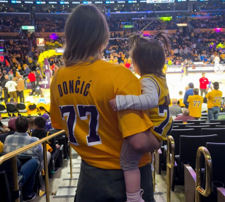Luka Doncic’s fiancée takes in scene for his anticipated Lakers debut ...