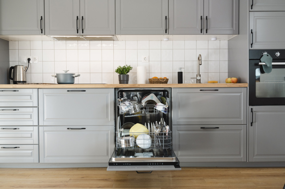 6 Things You Should Never, Ever Put in The Dishwasher