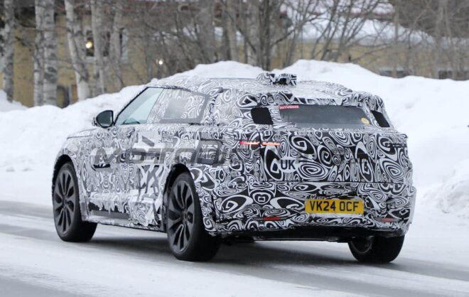 Range Rover Velar 2026: FOTO SPIA dell’erede elettrica