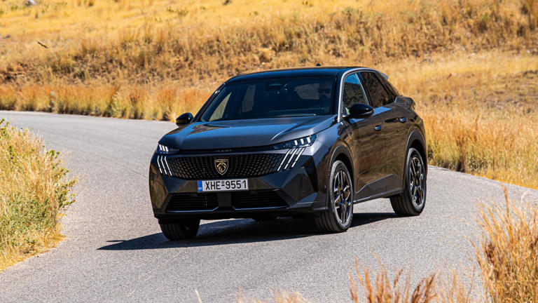 Peugeot 3008 Hybrid: Το νέο premium SUV με τον πλήρη εξοπλισμό