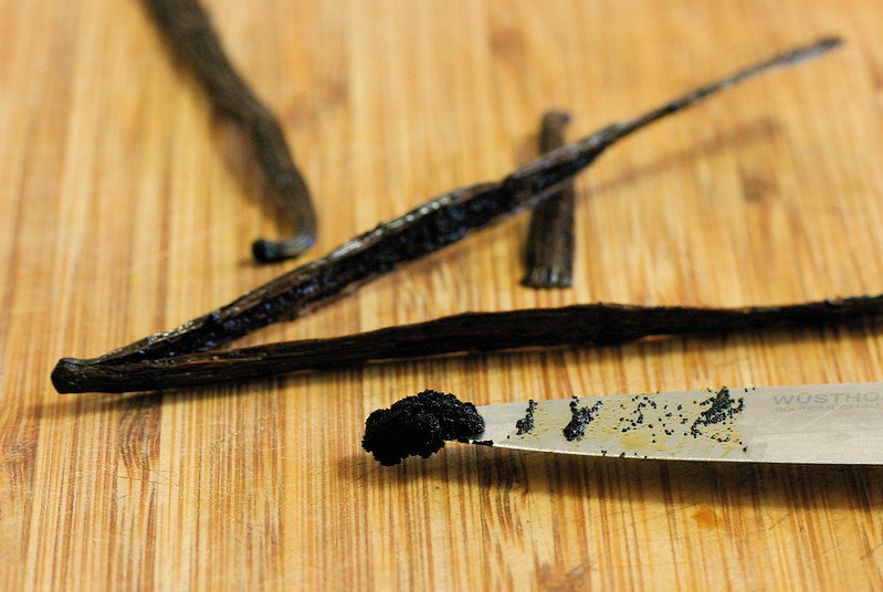 20 Steps to Make Vanilla Extract at Home