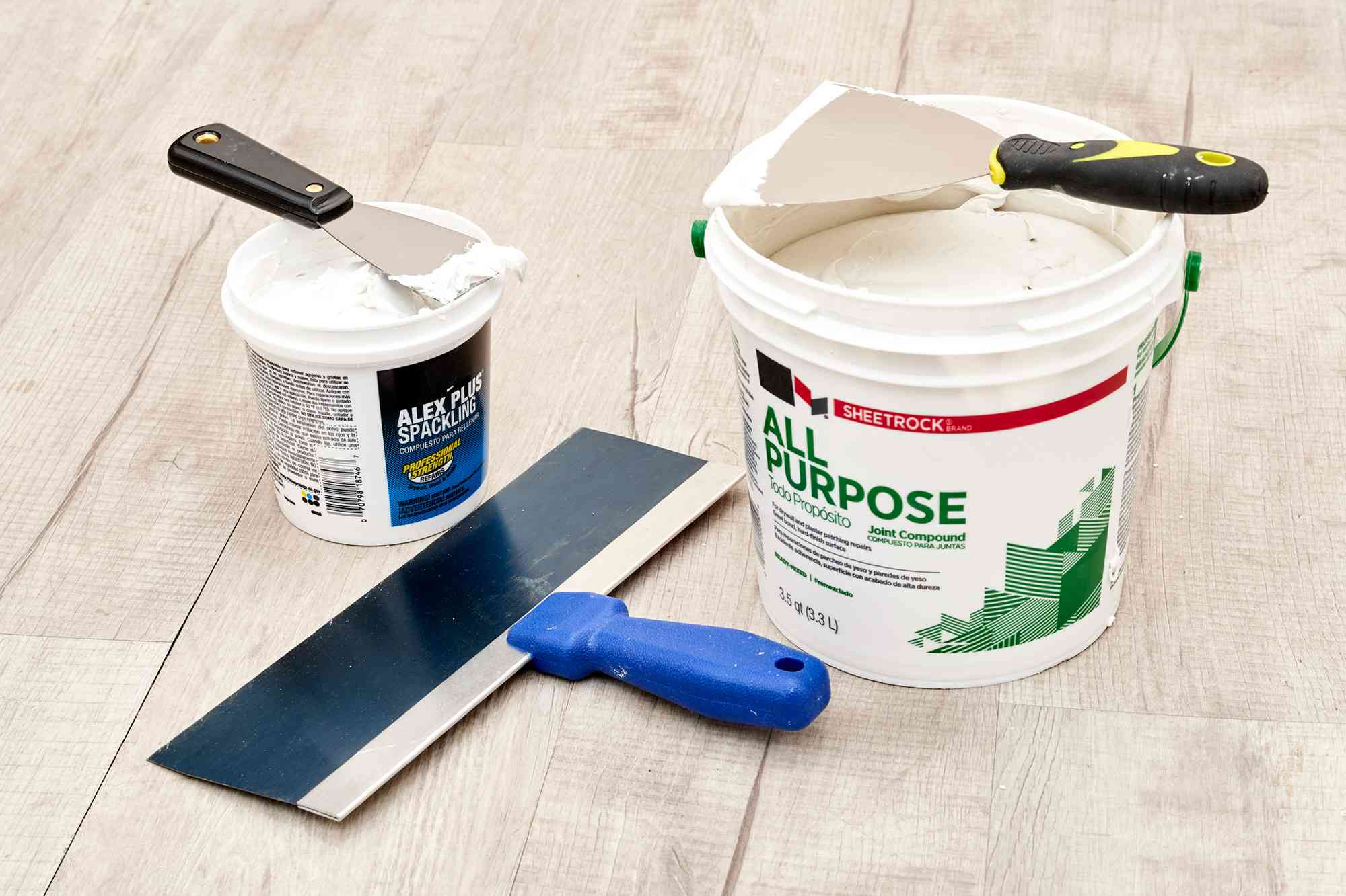 Joint Compound vs. Spackle: When to Use Each