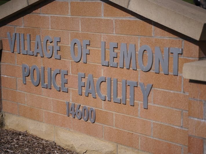 Lemont Swears In 2 New Police Officers