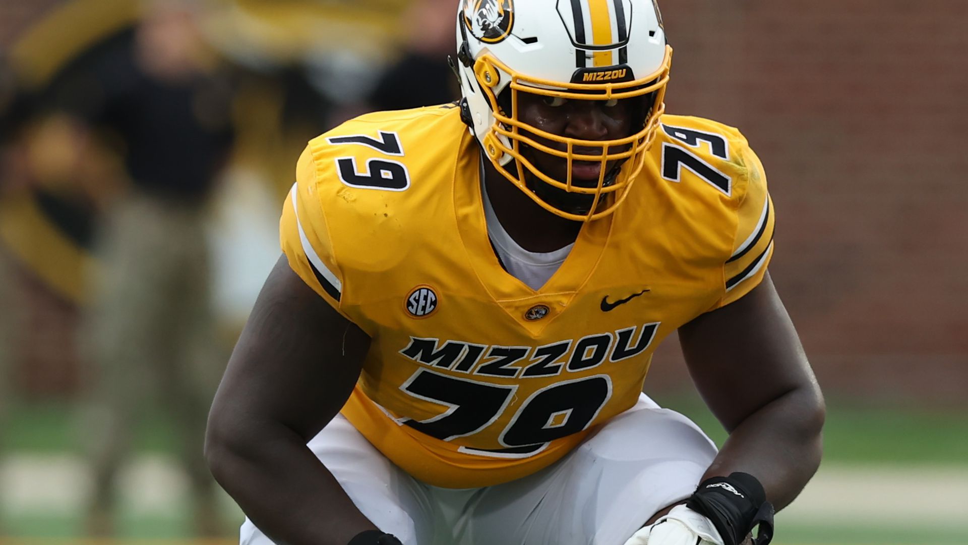 Chargers reinforce offensive line with stud Missouri lineman in new ...