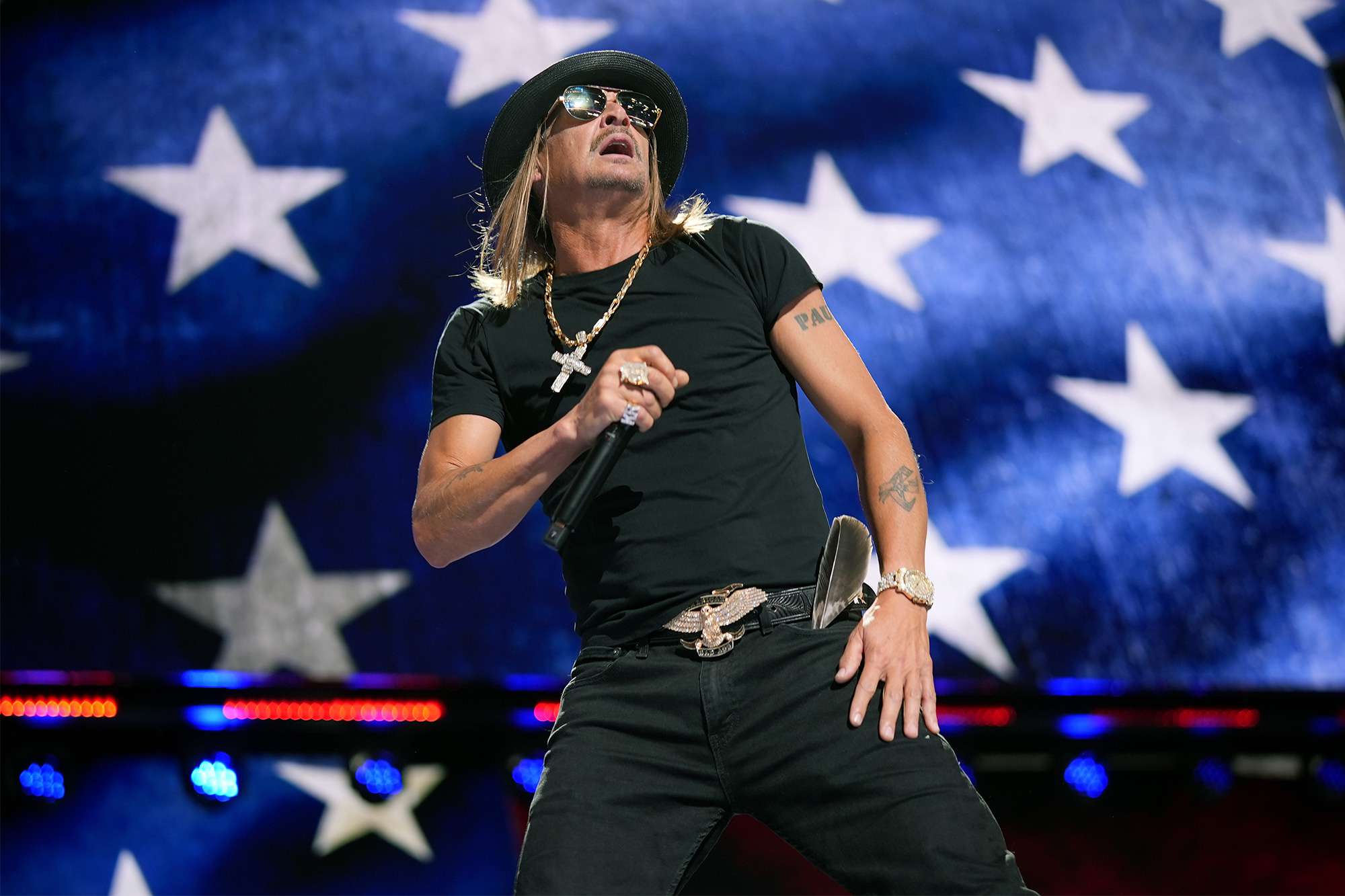 Kid Rock storms offstage after Nashville audience doesn't clap along ...