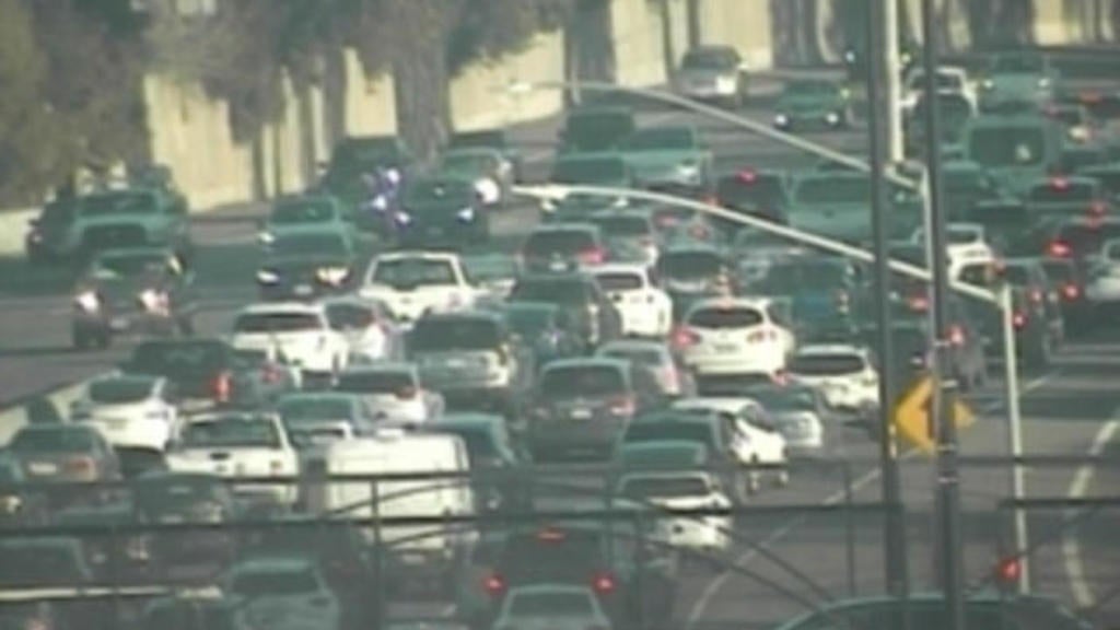 San Jose multi-vehicle injury crash on northbound I-880 closes lanes