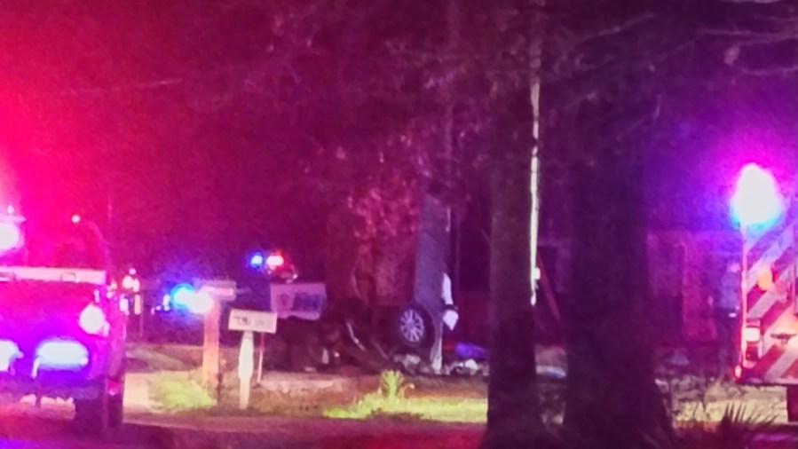 2 killed, 3 hurt in early morning Livingston Parish crash