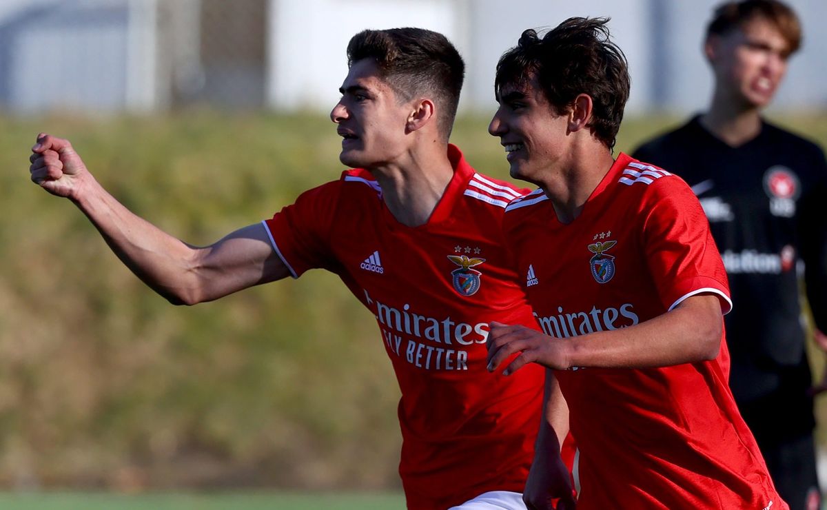Benfica vai apostar na formação para substituir os lesionados Alexander ...