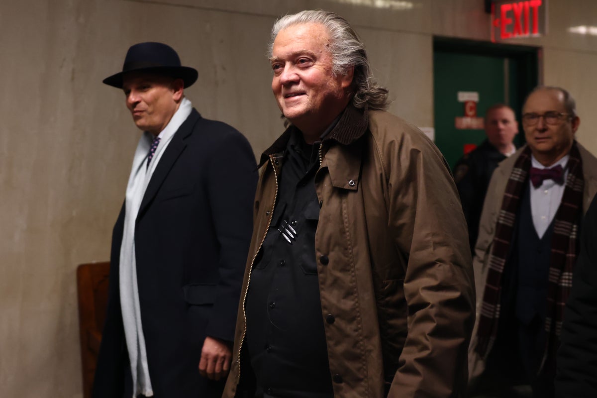 Steve Bannon pleads guilty to fraud in border wall scheme but avoids jail