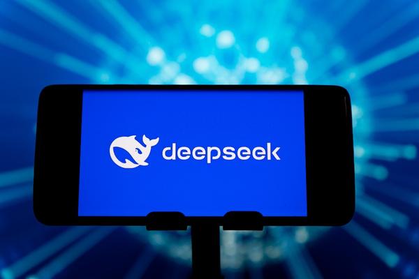 创意配图：DeepSeek