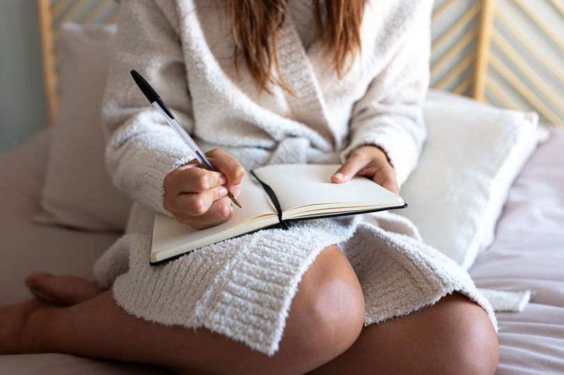 Psychologist says 'pen and paper' method is 'number one tool for better ...