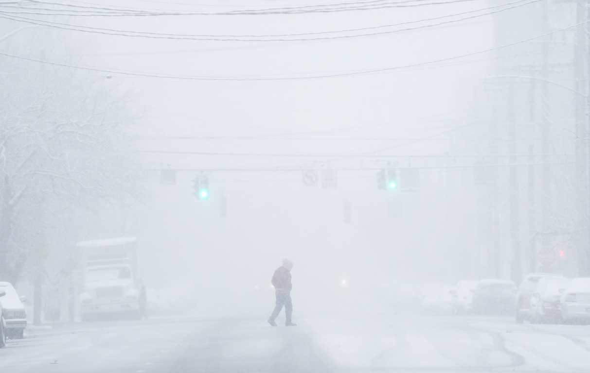 Winter storm brings snow, cold to wide swath of US