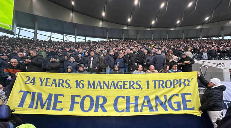 Tottenham fans plan protest before Manchester United game