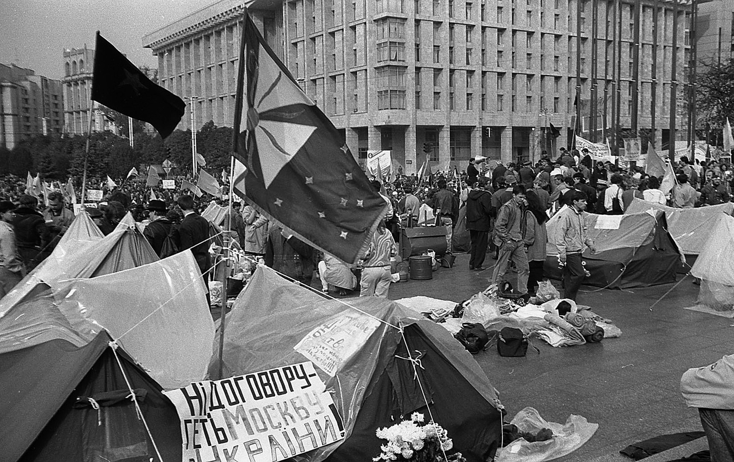 Putin bombs own gas pipeline to sabotage peace deal