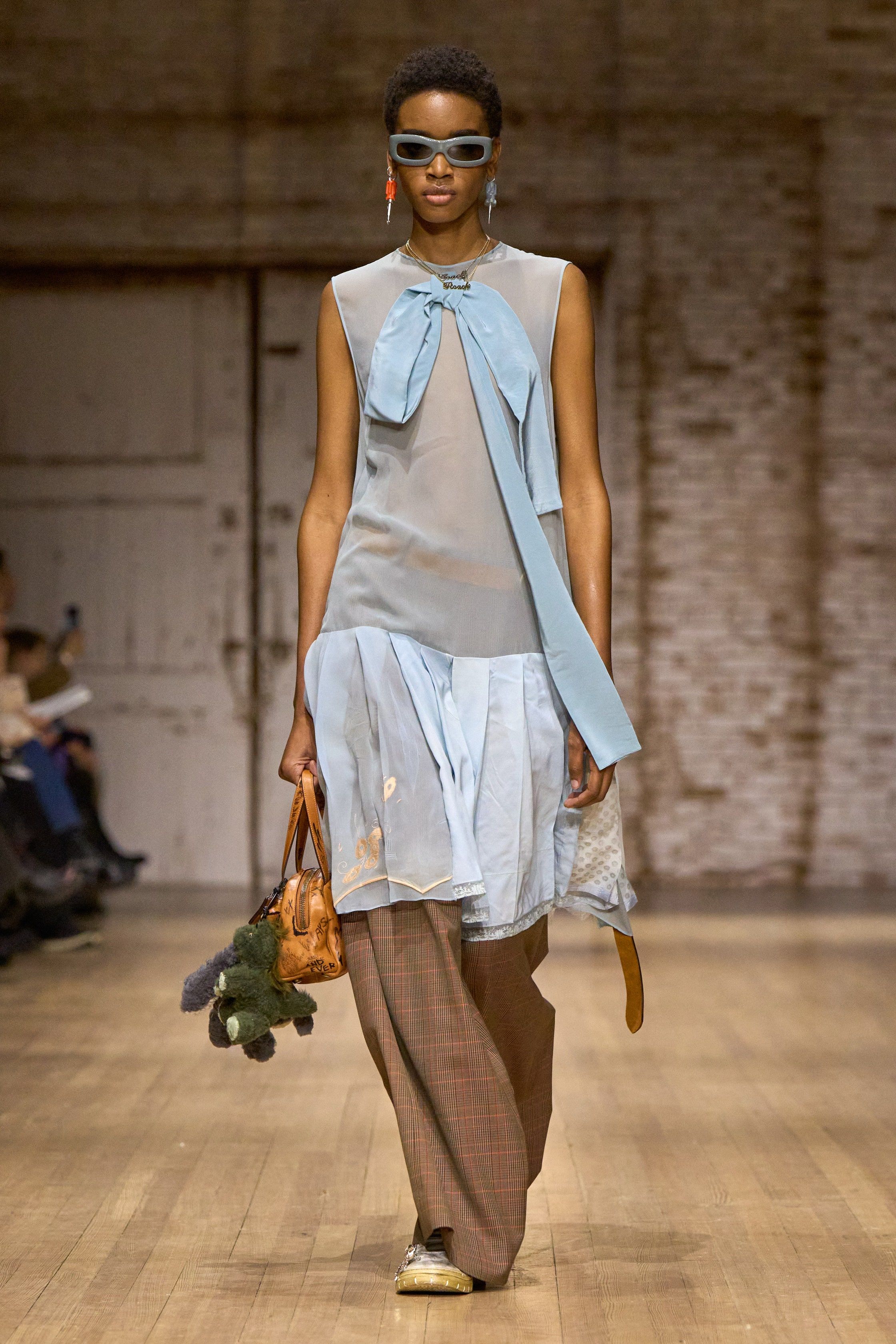 Moda Otoño-Invierno 2025/2026: Guía de las pasarelas de las Semanas de ...