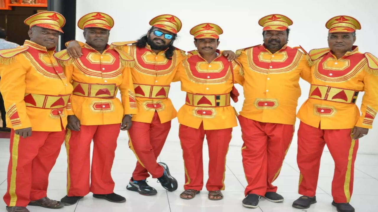 Nam Paiki Obba Song From ‘Kuladalli Keelyavudo’ Clocks One Million Plus ...