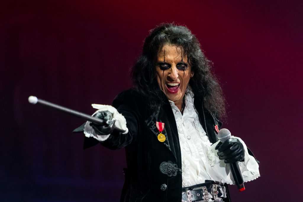 'School's out for the summer' when legendary rocker Alice Cooper ...