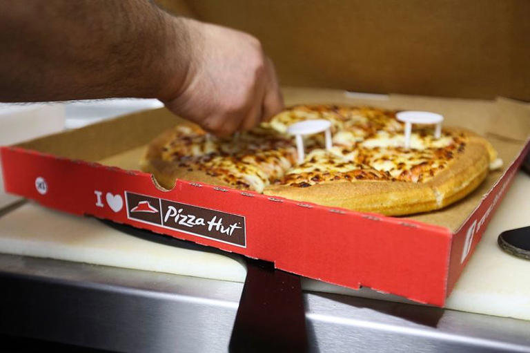 Huge pizza chain closes over 200 locations as sales slump