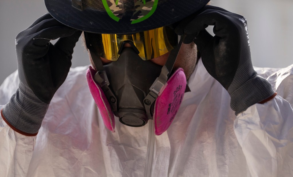 FEMA, Army Corps Remove Debris from Private Properties