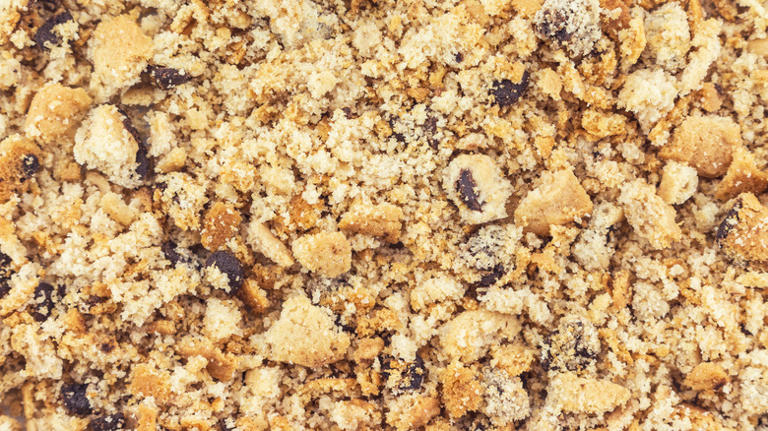 The 'Single Use' Tool To Pull Out For Easily Crushing Up Cookies