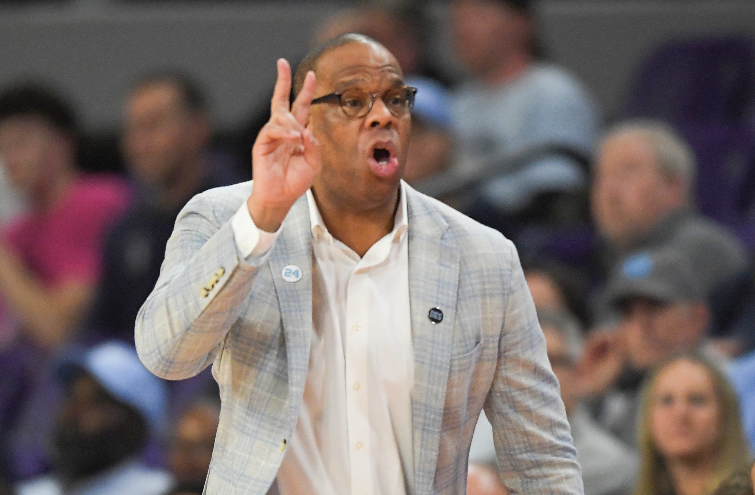 North Carolina HC Hubert Davis ripping his team shows he could be ...