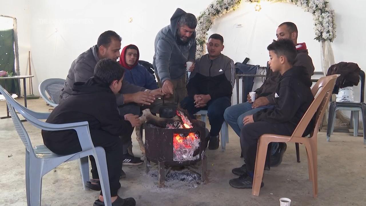 Israeli raids force hundreds of Palestinians to flee their homes in ...