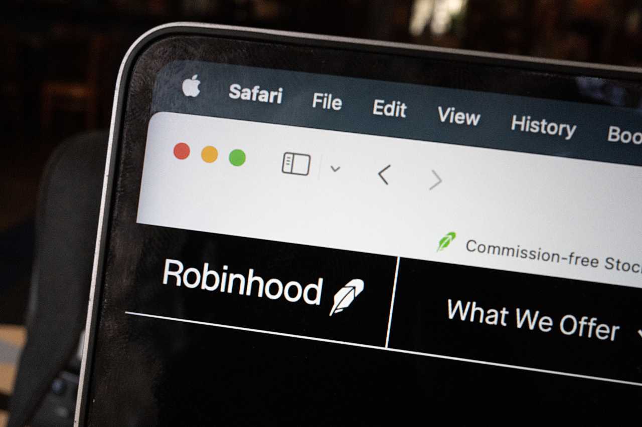 Robinhood Stock Jumps as Earnings Blow Past Forecasts