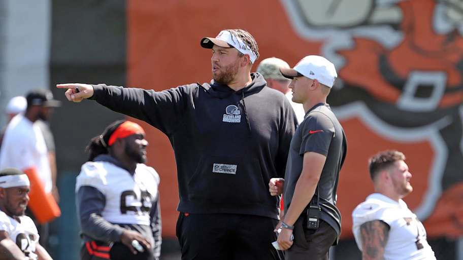 BREAKING: Raiders Hire Browns' Dickerson to Pete Carroll's Staff BREAKING: Raiders Hire Browns' Dickerson to Pete Carroll's Staff