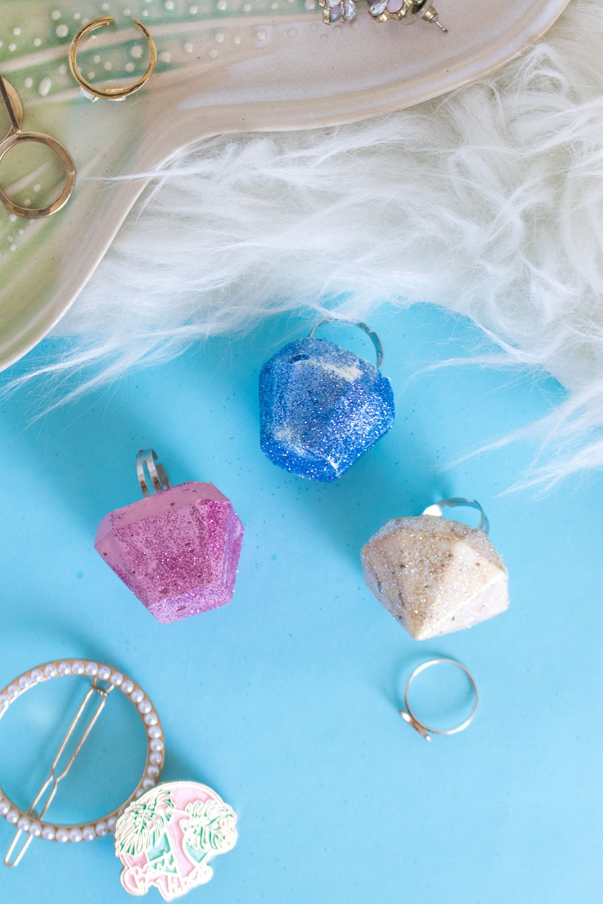 DIY Hot Glue Rings That Sparkle with Paint and Glitter