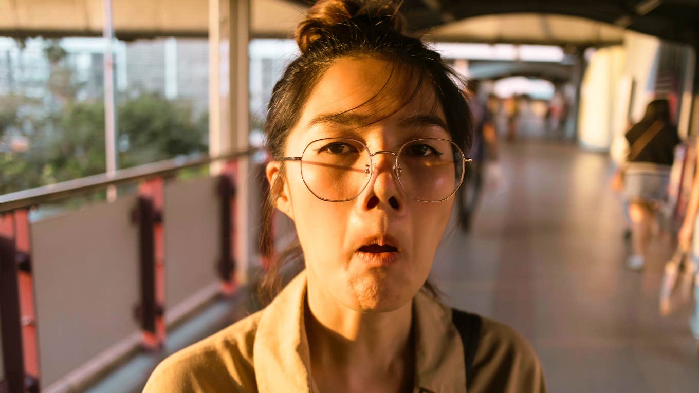 11 Behaviors People Do Without Realizing That Make Them Seem Low-Value