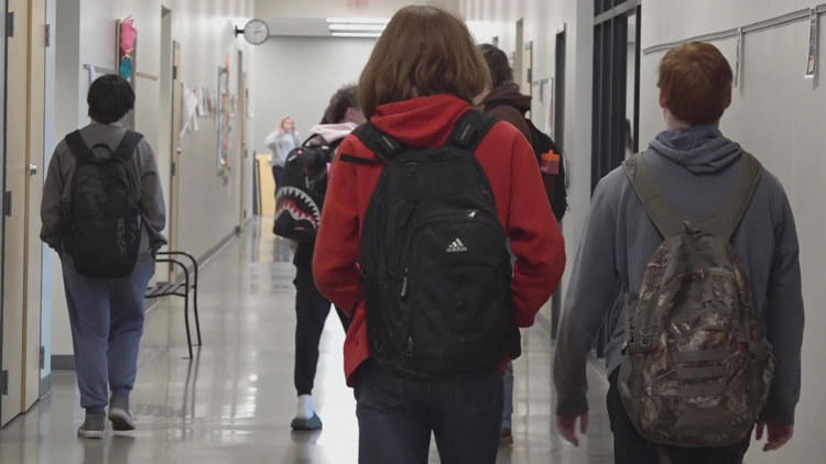 Arkansas school district returns to 5-day school week calendar