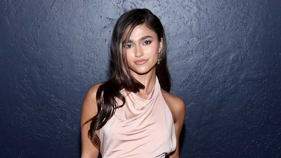 Rayna Vallandingham Is Breathtaking in Pretty Detailed Bikini for SI ...