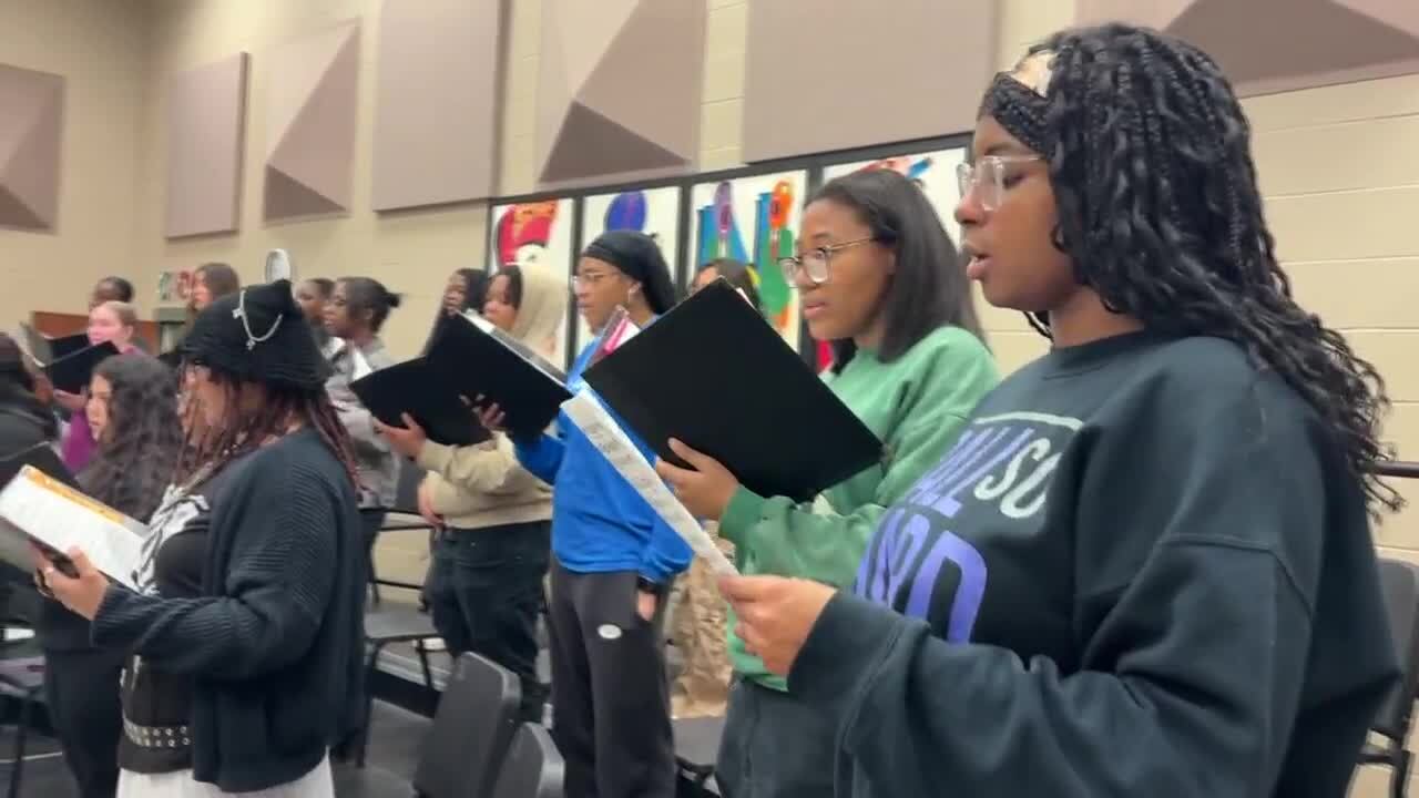Longview Lobo Choir preps for National Vietnam Veteran’s Day ...