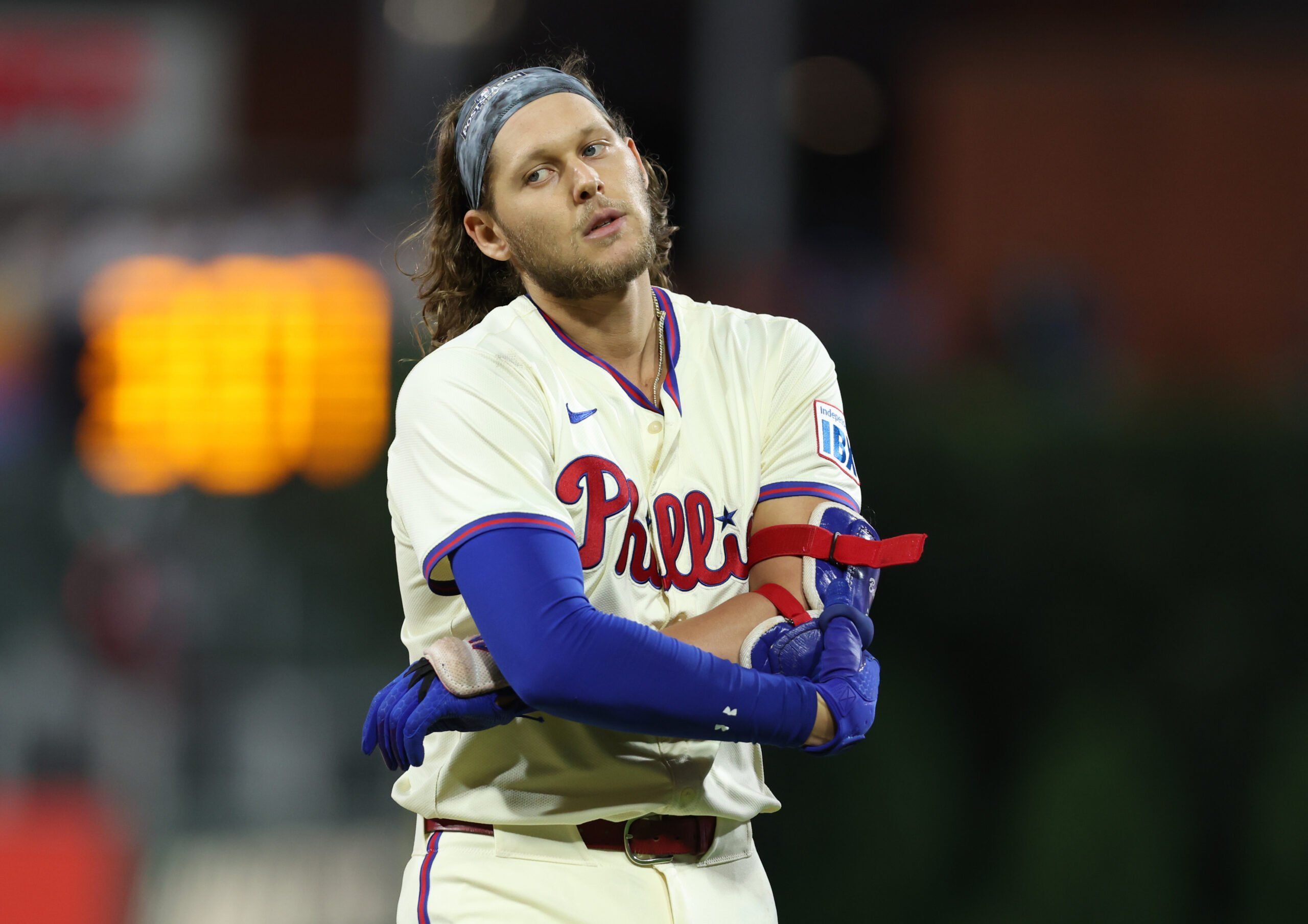 Phillies running it back with polarizing infielder despite trade rumors