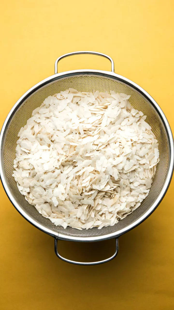 10 ways to add fiber-rich flattened rice (poha) in breakfast